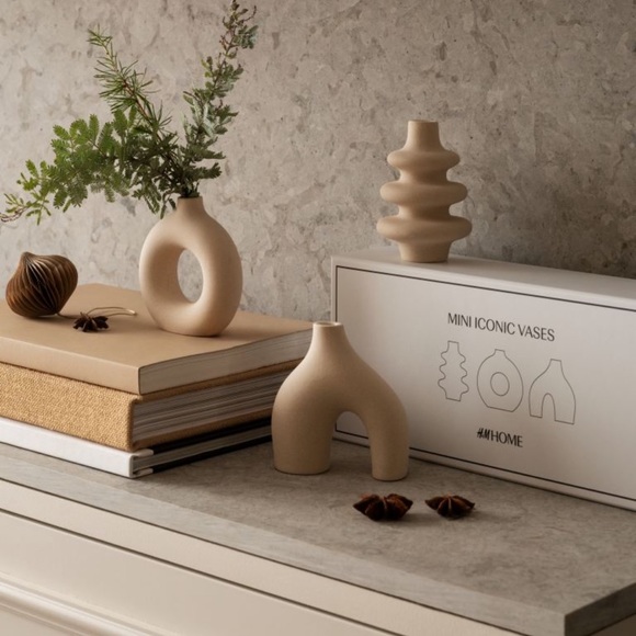 H&M | Other | Nib Hm 3pc Mini Iconic Stoneware Vases Set | Poshmark